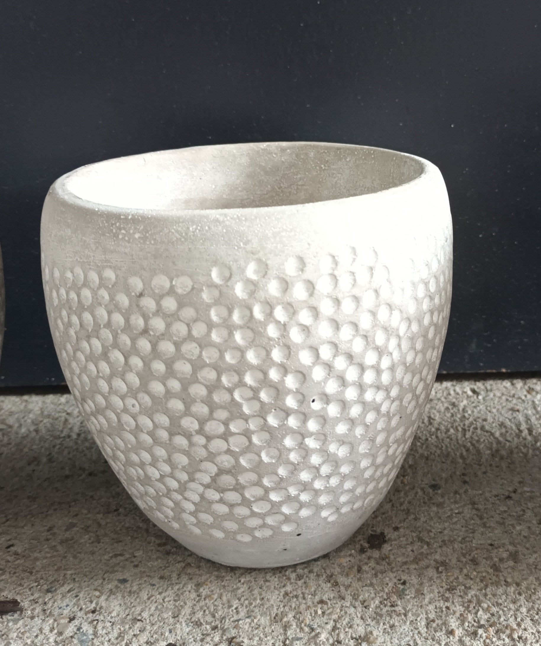 Dart Dot Cement Planter | Canberra Nursery & Garden Centre